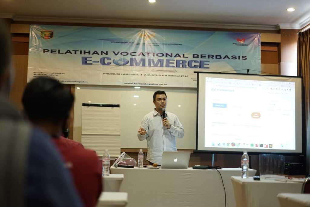 Dosen ITERA Latih Pelaku UKM Lampung Kelola E-Commerce - ITERA Dosen ITERA Latih Pelaku UKM Lampung Kelola E-Commerce - ITERA