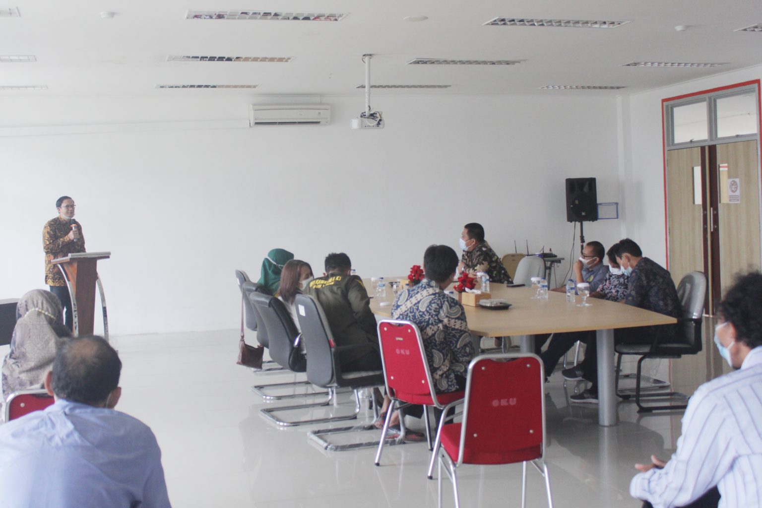 Tim Untirta Studi Banding Pembangunan Embung dan PLTS di ITERA - ITERA