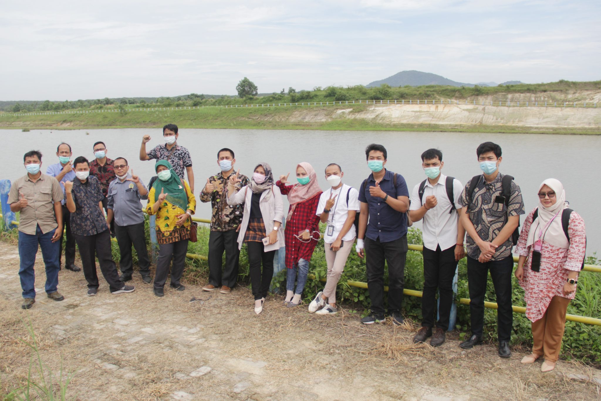 Tim Untirta Studi Banding Pembangunan Embung dan PLTS di ITERA - ITERA