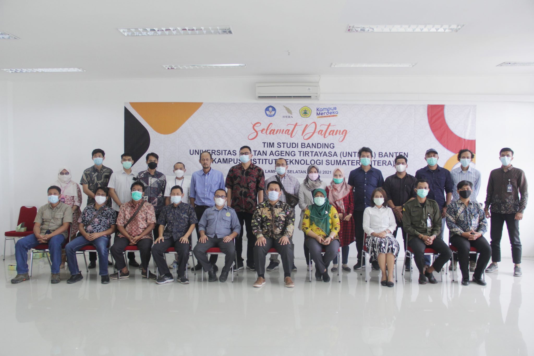 Tim Untirta Studi Banding Pembangunan Embung dan PLTS di ITERA - ITERA