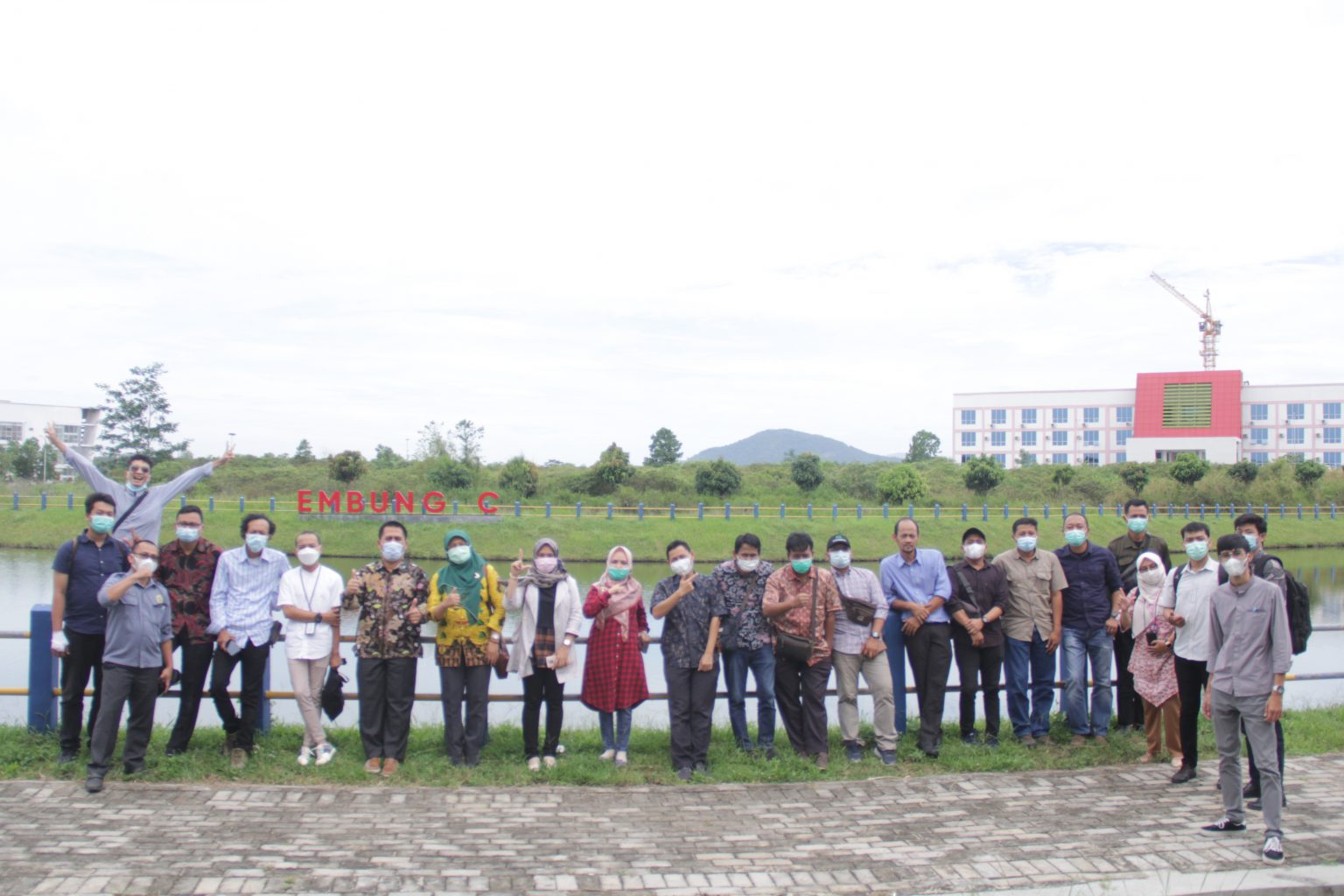 Tim Untirta Studi Banding Pembangunan Embung dan PLTS di ITERA - ITERA