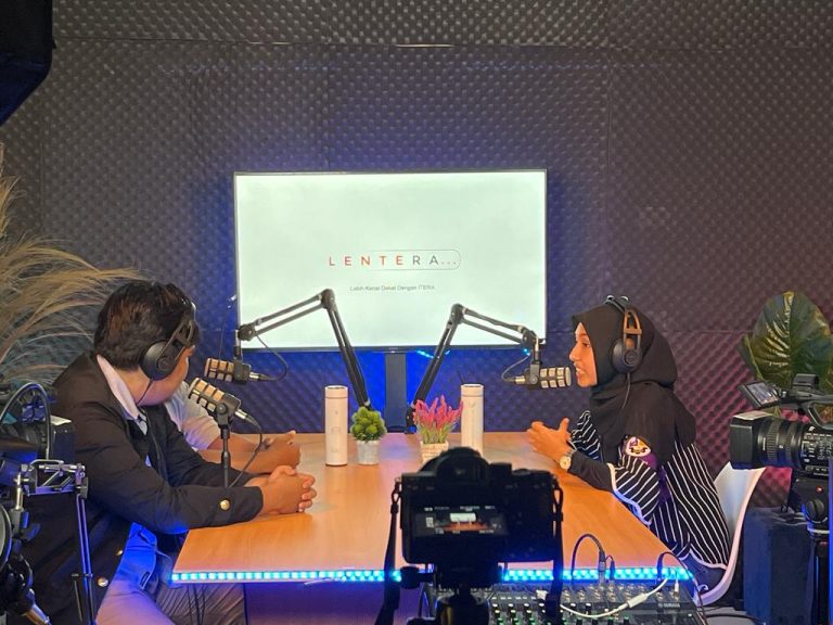 Mahasiswa Sains Lingkungan Kelautan ITERA Aktif Kuliah Lapang di Laut - ITERA