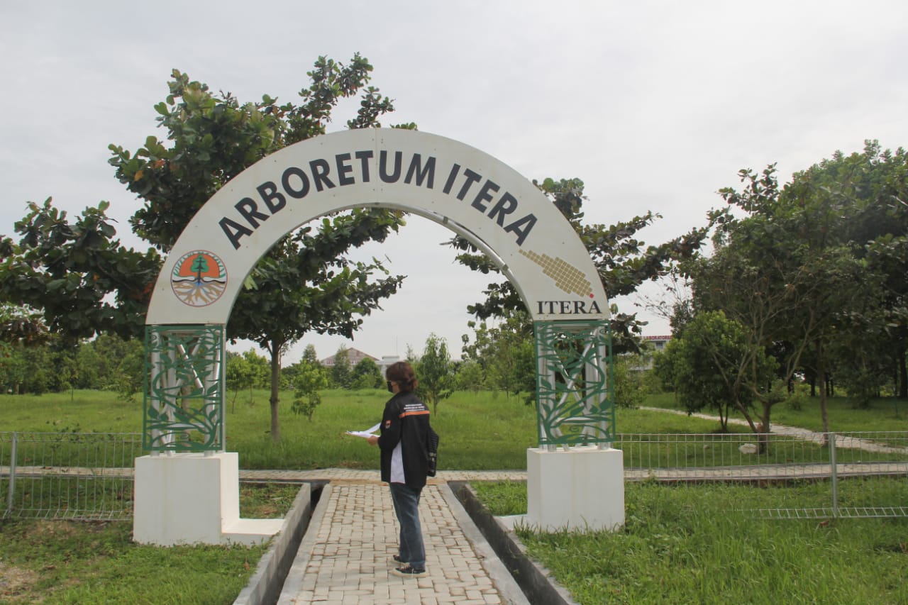 Arboretum ITERA Terapkan Pendataan Pohon Secara Digital - ITERA