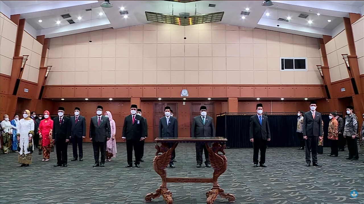 Prof. Dr. I Nyoman Pugeg Aryantha Resmi Dilantik Sebagai Rektor ITERA ...