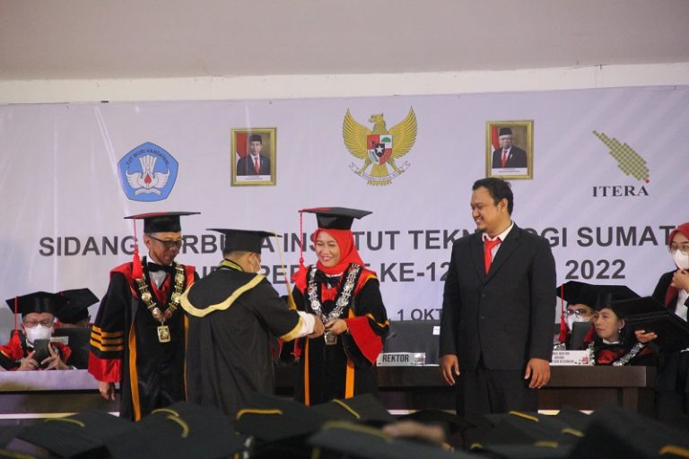 Wisuda 612 Lulusan ITERA Komitmen Hasilkan SDM Unggul di Era VUCA - ITERA