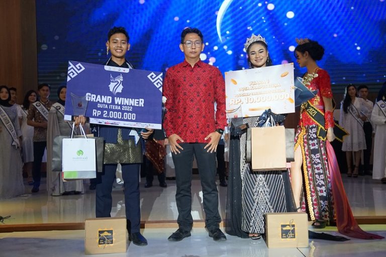 Mahasiswa Teknik Sipil Luther Jeremy dan Binsasor Estevina Juara Duta ...