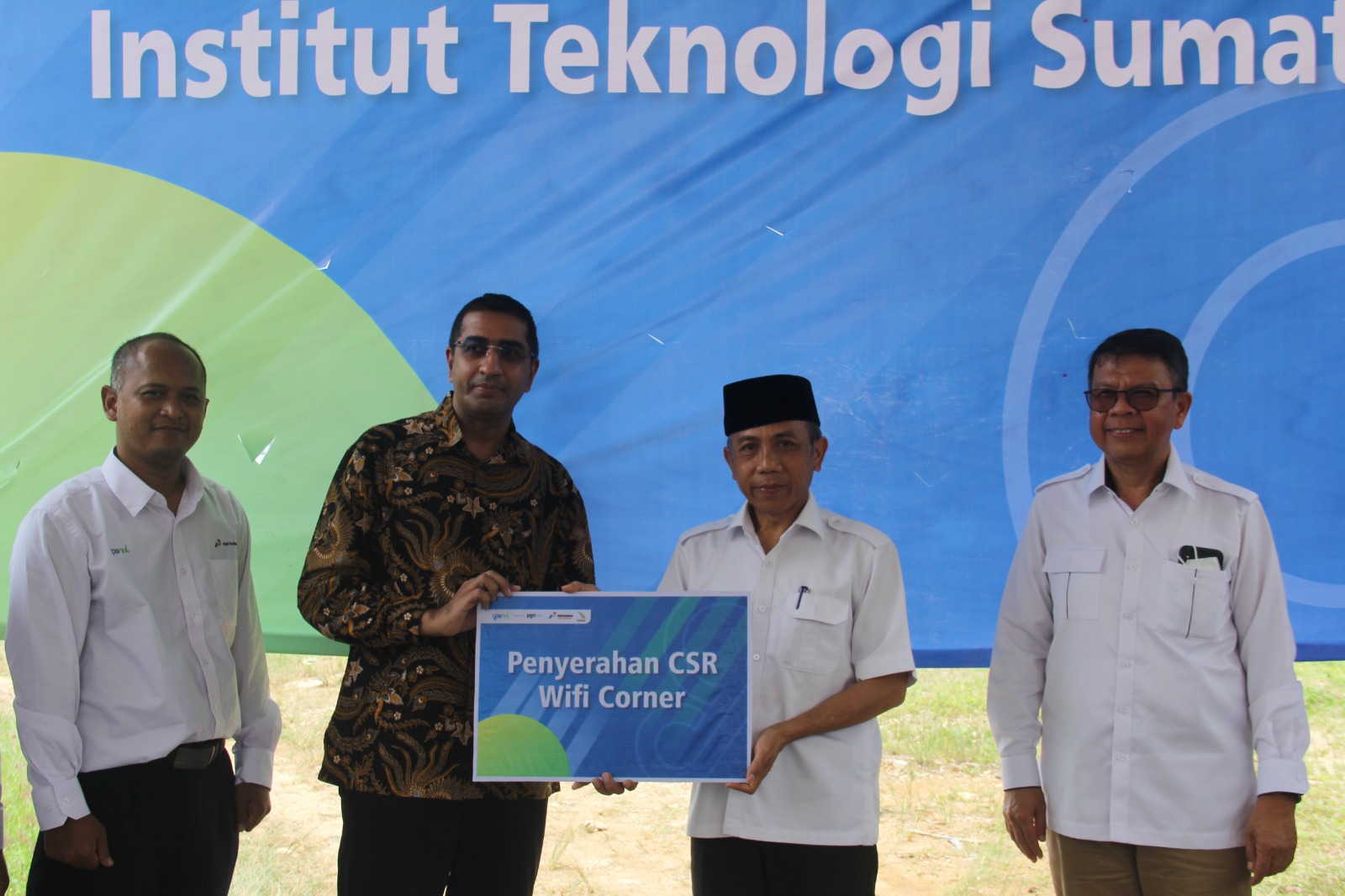ITERA Terima Beasiswa dan Wifi Corner Program CSR PT PGN - ITERA