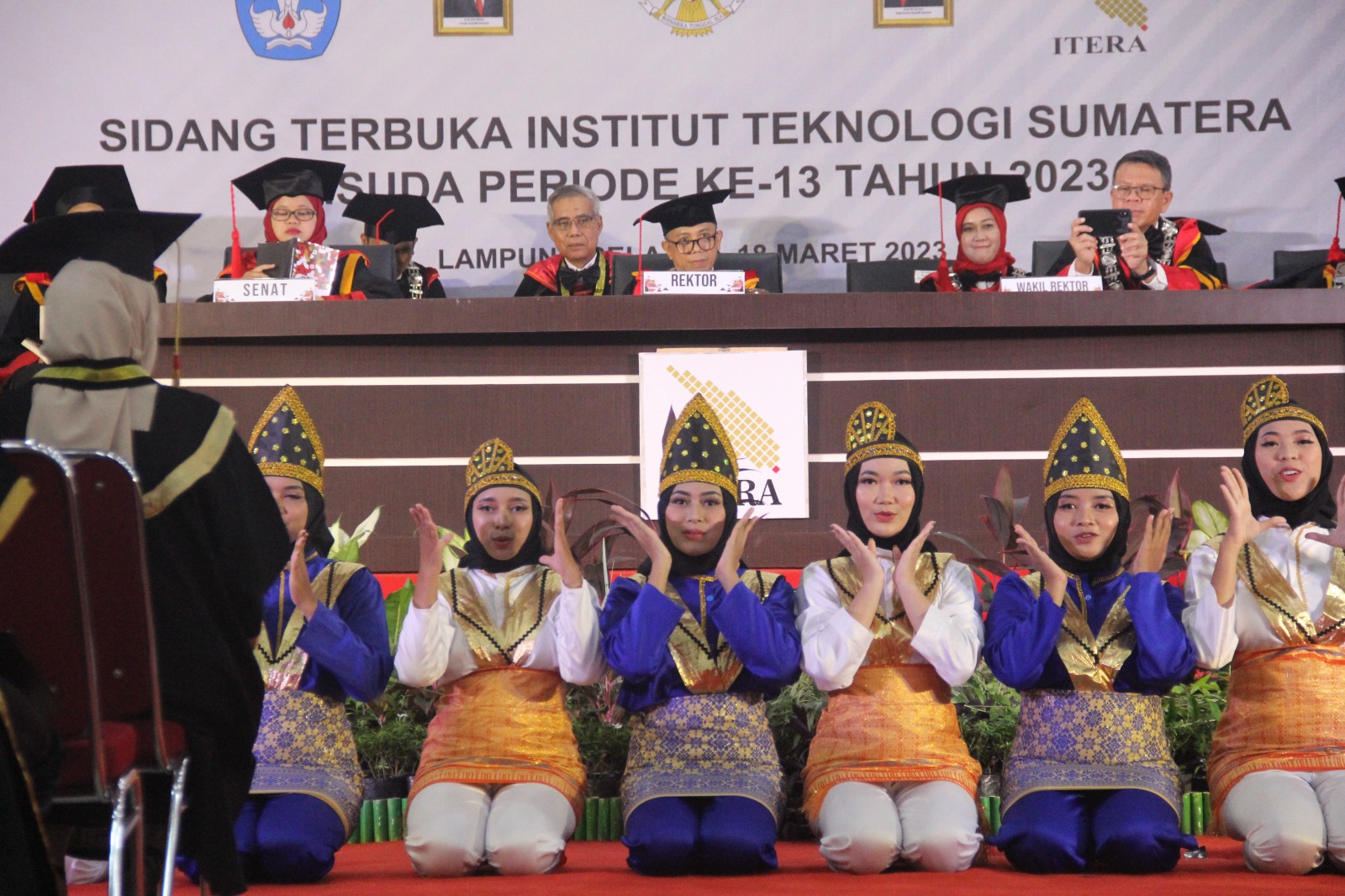 Wisuda 583 Lulusan Sarjana Rektor Harap Alumni ITERA Berdaya Saing ... Wisuda 583 Lulusan Sarjana Rektor Harap Alumni ITERA Berdaya Saing ...