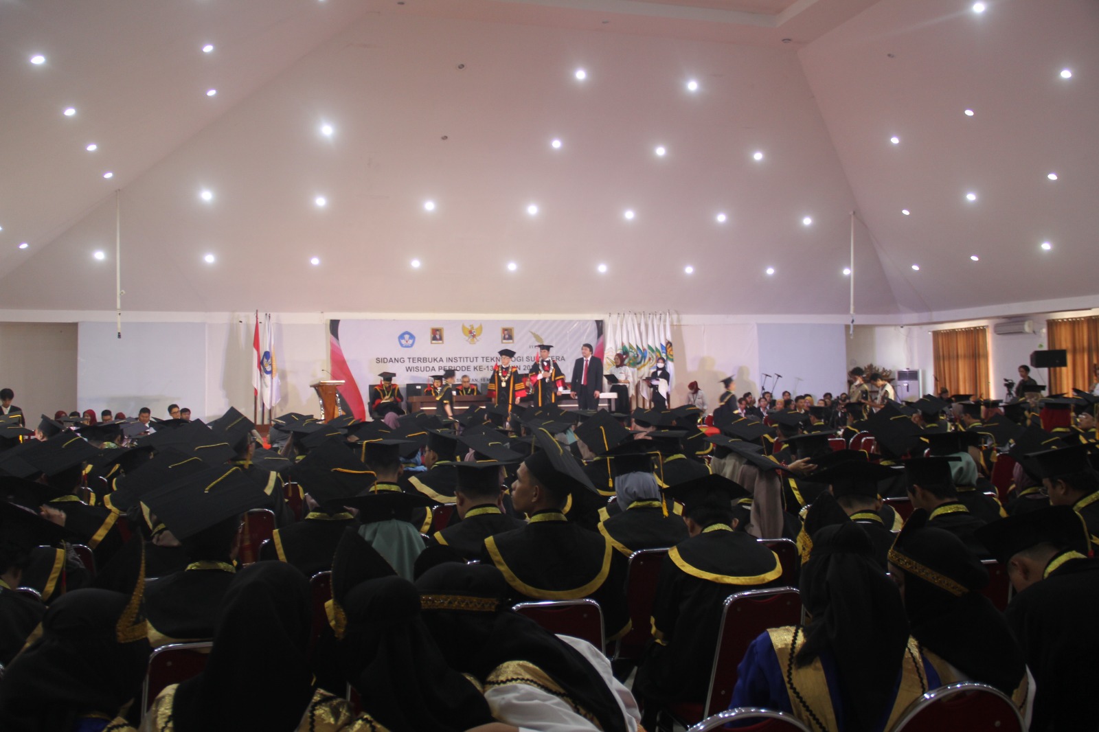 Wisuda 583 Lulusan Sarjana Rektor Harap Alumni ITERA Berdaya Saing ... Wisuda 583 Lulusan Sarjana Rektor Harap Alumni ITERA Berdaya Saing ...
