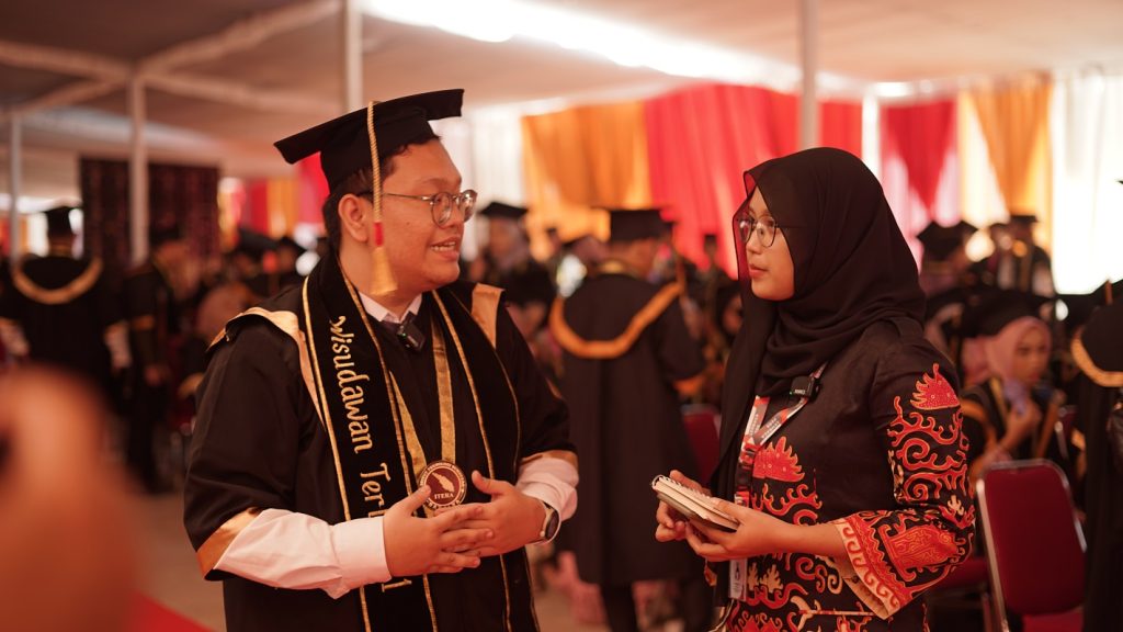Kiat Sukses Jalani Kuliah dari Para Wisudawan Terbaik ITERA - ITERA