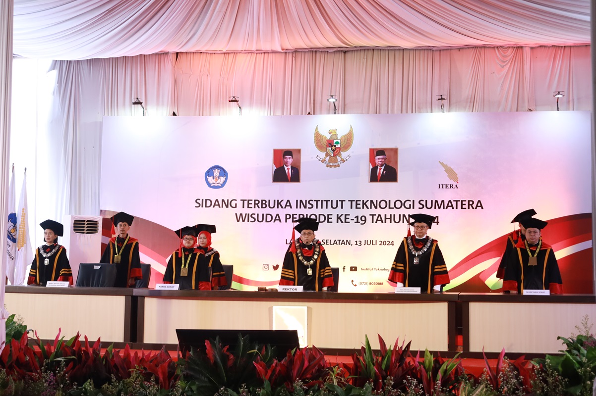 Wisuda ke-19 Itera, 736 Lulusan Siap Mengabdi Hingga Aksi Solidaritas ...