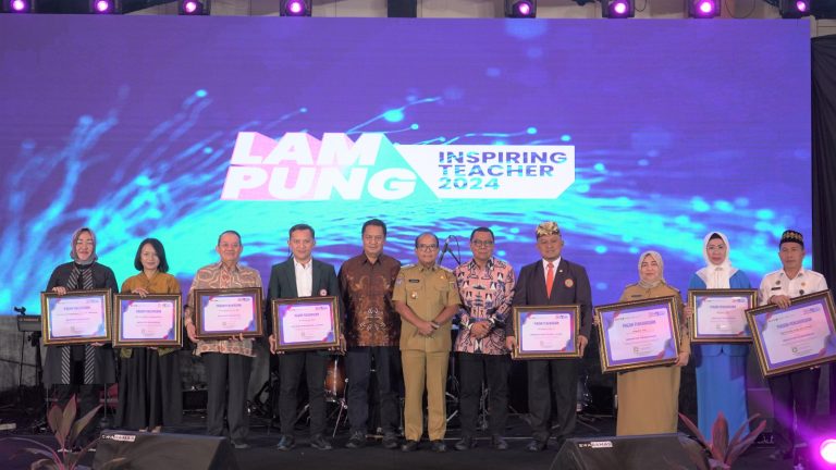 Rektor Itera Raih Penghargaan Inovator Pendidikan Nasional - ITERA