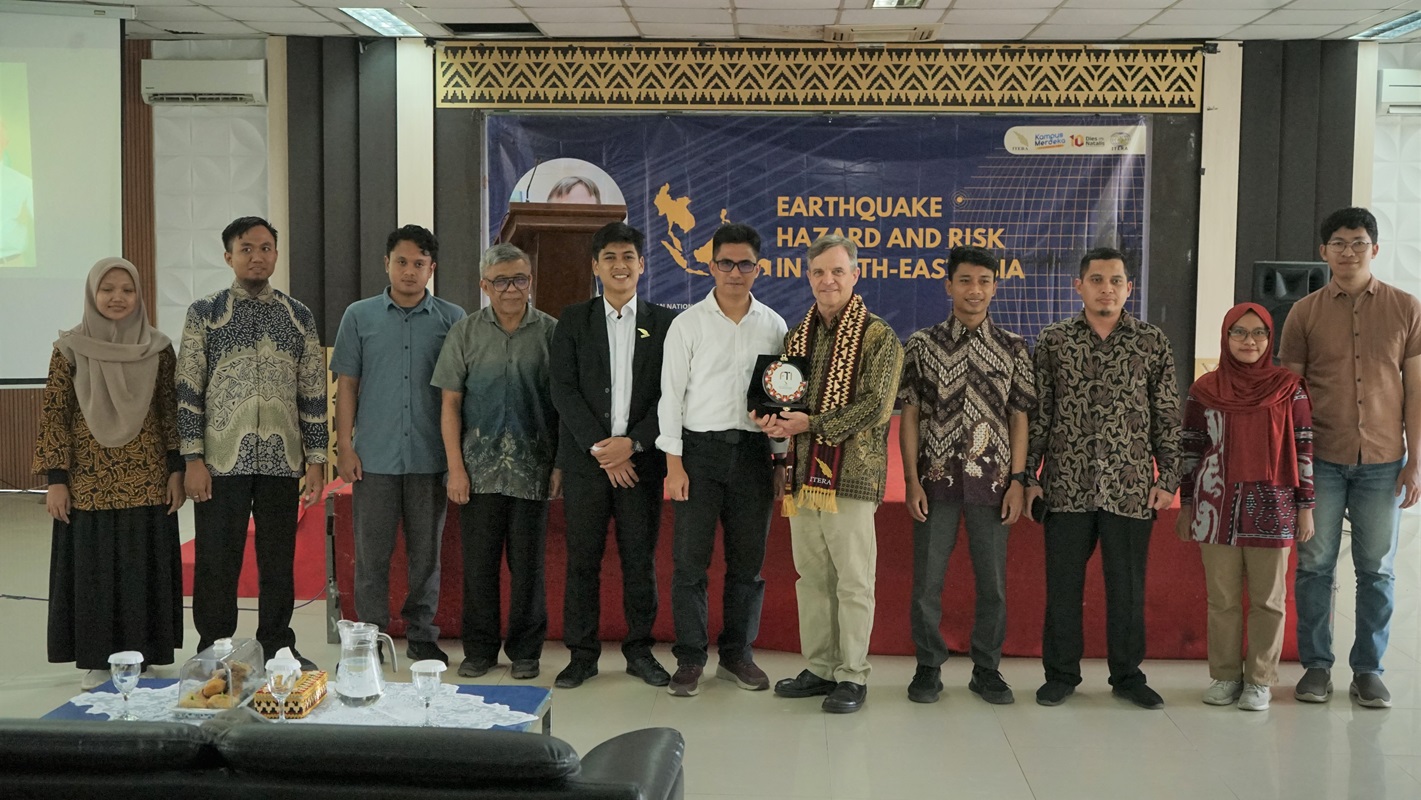 Hadirkan Honorary Professor dari Australian National University, Itera ...